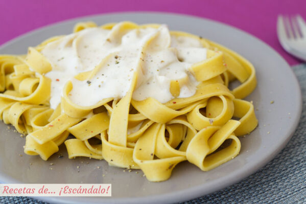 Tallarines verdes peruanos con bistec. Receta tradicional riquísima ...