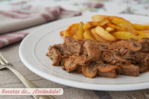 Ternera strogonoff o stroganoff, una carne en salsa con champiñones ...